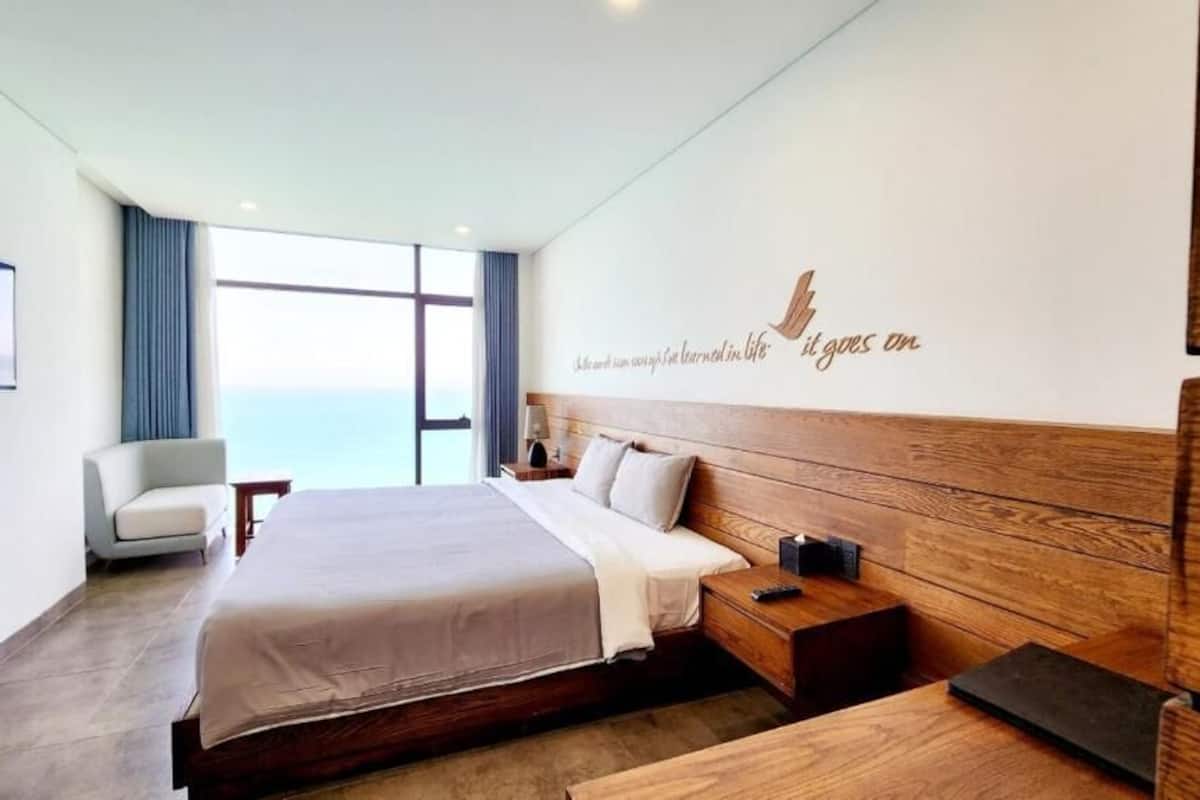 Quarto Duplo ou Twin Deluxe, vista para o oceano | Roupa de alta qualidade, minibar, cofre no quarto, secretária