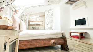 Loft Lua de Mel, 1 cama de casal, não fumadores | Casa de banho | Artigos de higiene pessoal grátis, um secador de cabelo, chinelos 
