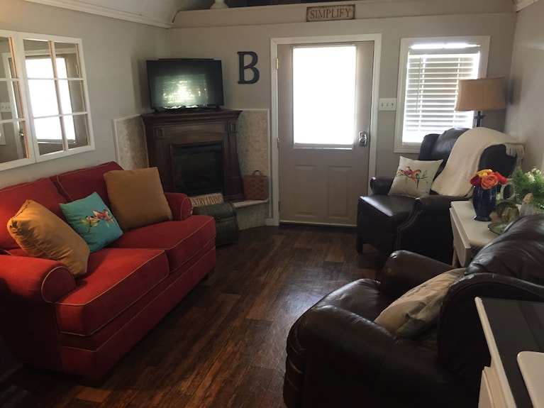 Tiny House With Full-size Amenities Tucked Away In The Countryside - Oklahoma