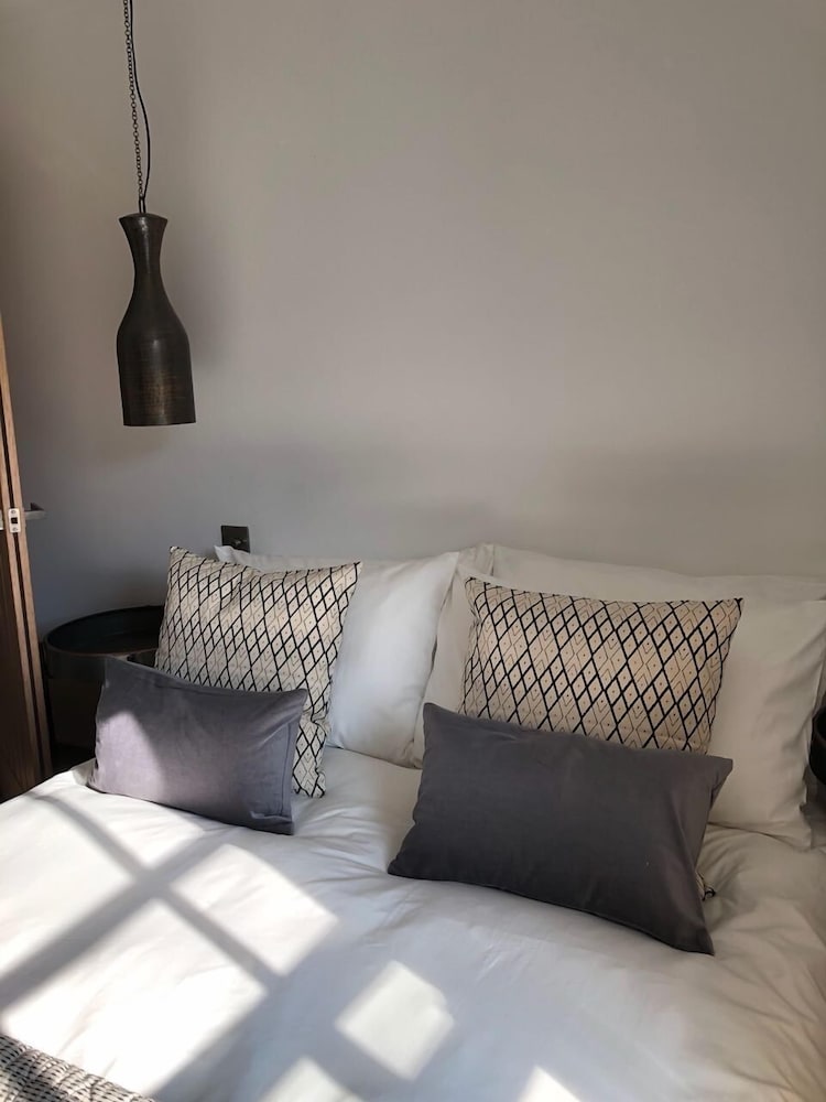 Stylish Cottage, Central Location With Harbour View And Double Parking - Torcross