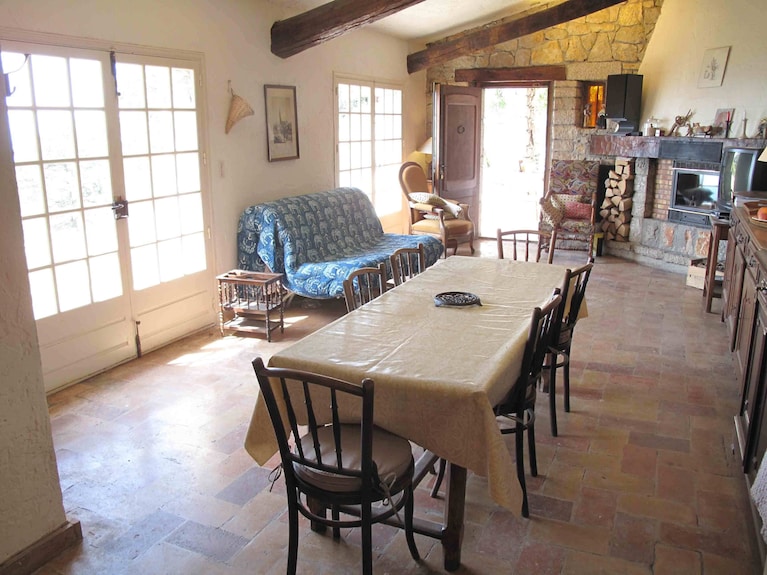 Magnífica Ubicación, Rodeado De Naturaleza, 3 Piezas, 5 Pers, Punto De Vista Excepcional - Var