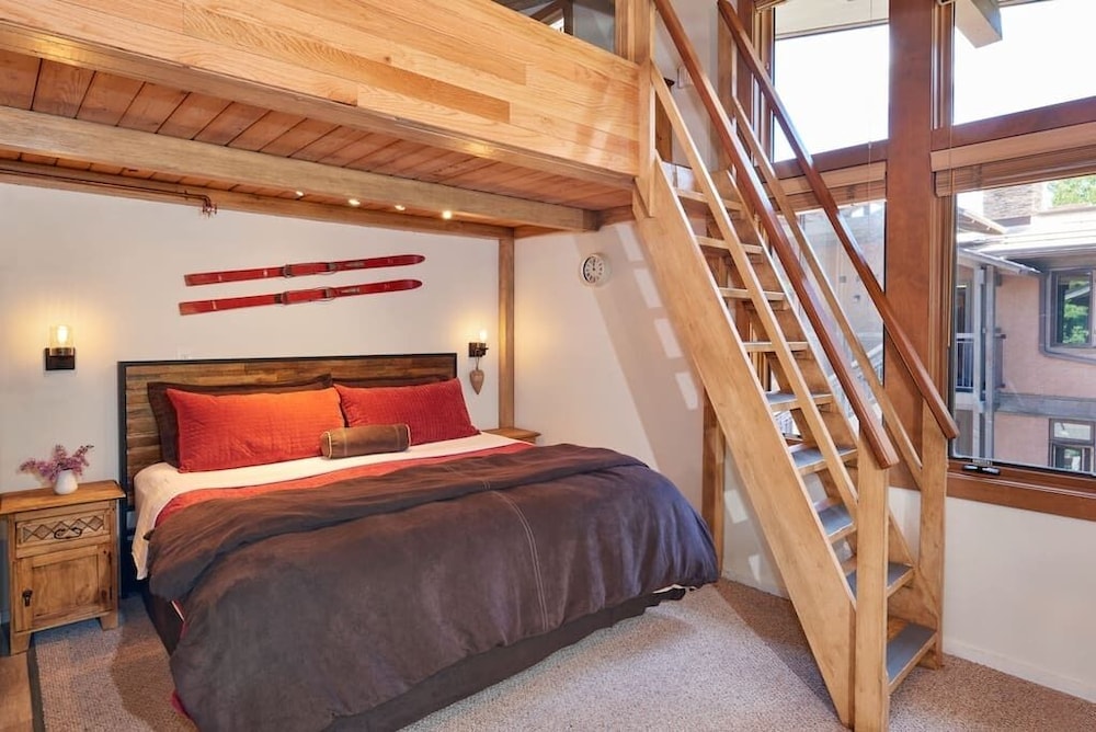 Charming 3-bed Studio W/ Family-friendly Loft - Snowmass Village, CO
