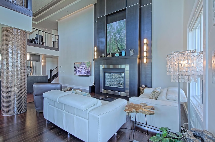 Penthouse Exécutif De 2 éTages Avec Patio De 800 Pieds Carrés, Bain à Remous, Sauna Et Plus Encore! - Alberta