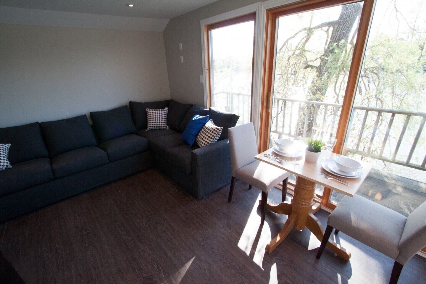 Riverfront Cottage - River Road - Wasaga Beach