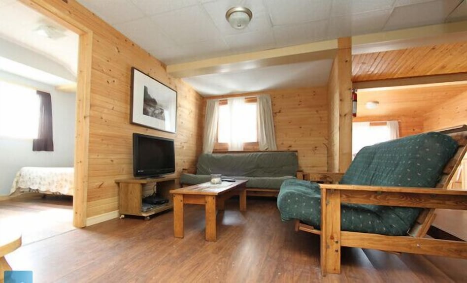 Beach1*com - Riverfront Cottage 3 - Wasaga Beach - Wasaga Beach