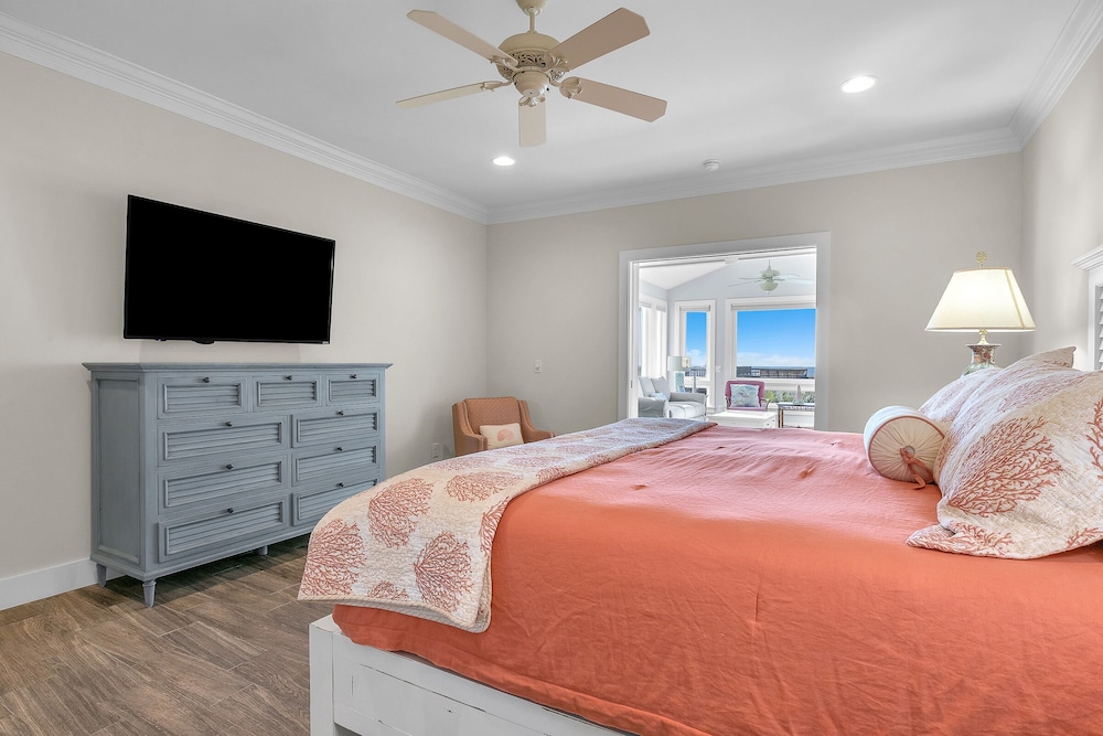 Sea Forever: Well Appointed With Gourmet Kitchen, Dune Top Deck - Bald Head Island, NC