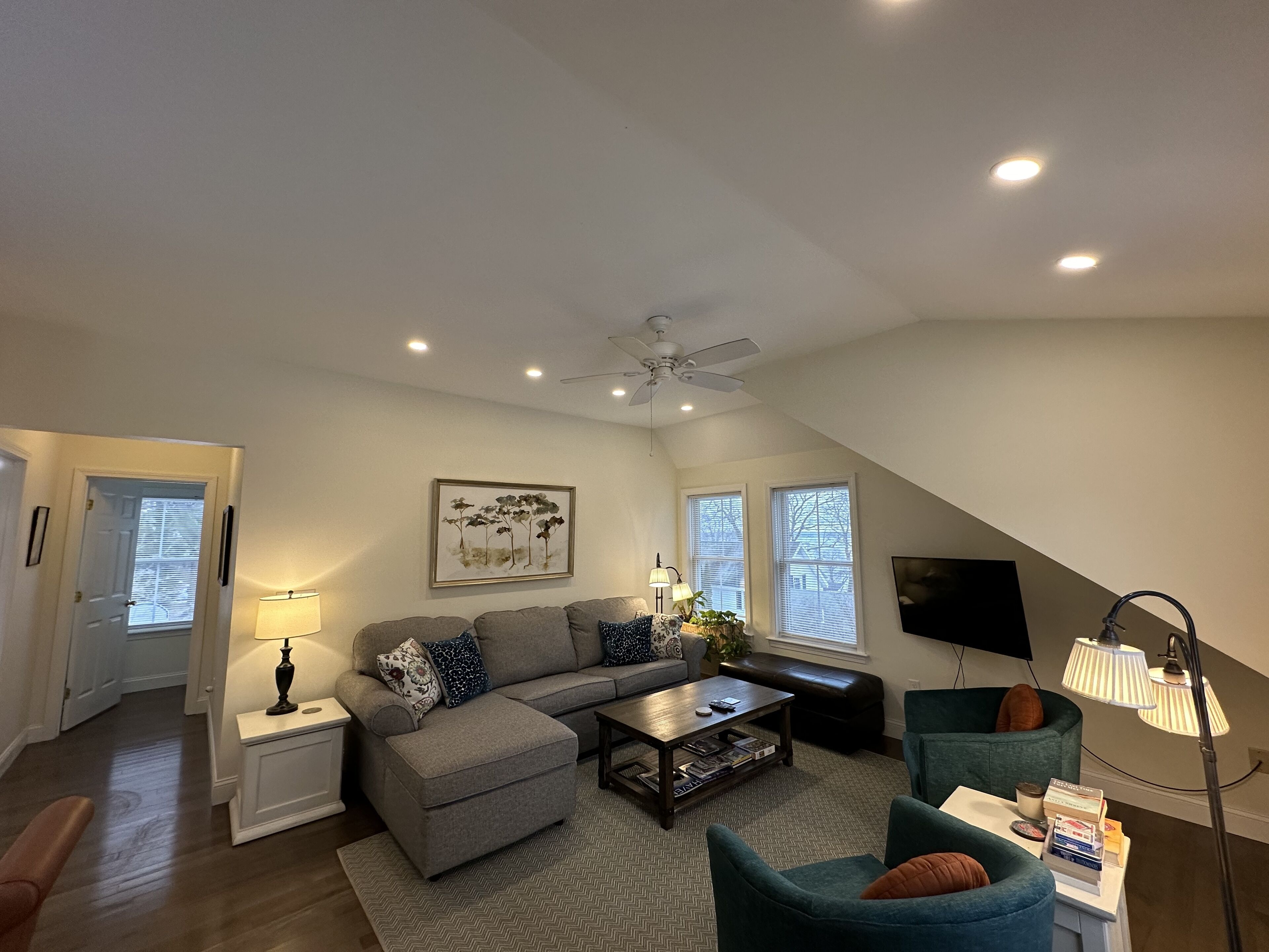 Falmouth Waterfront Carriage House Apt - South Beach, Long Island