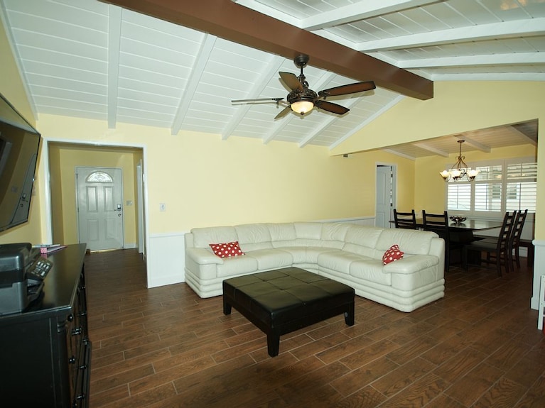 Funtierland + Minnie's House + Walk To Disneyland + Pool + Pet Friendly - California