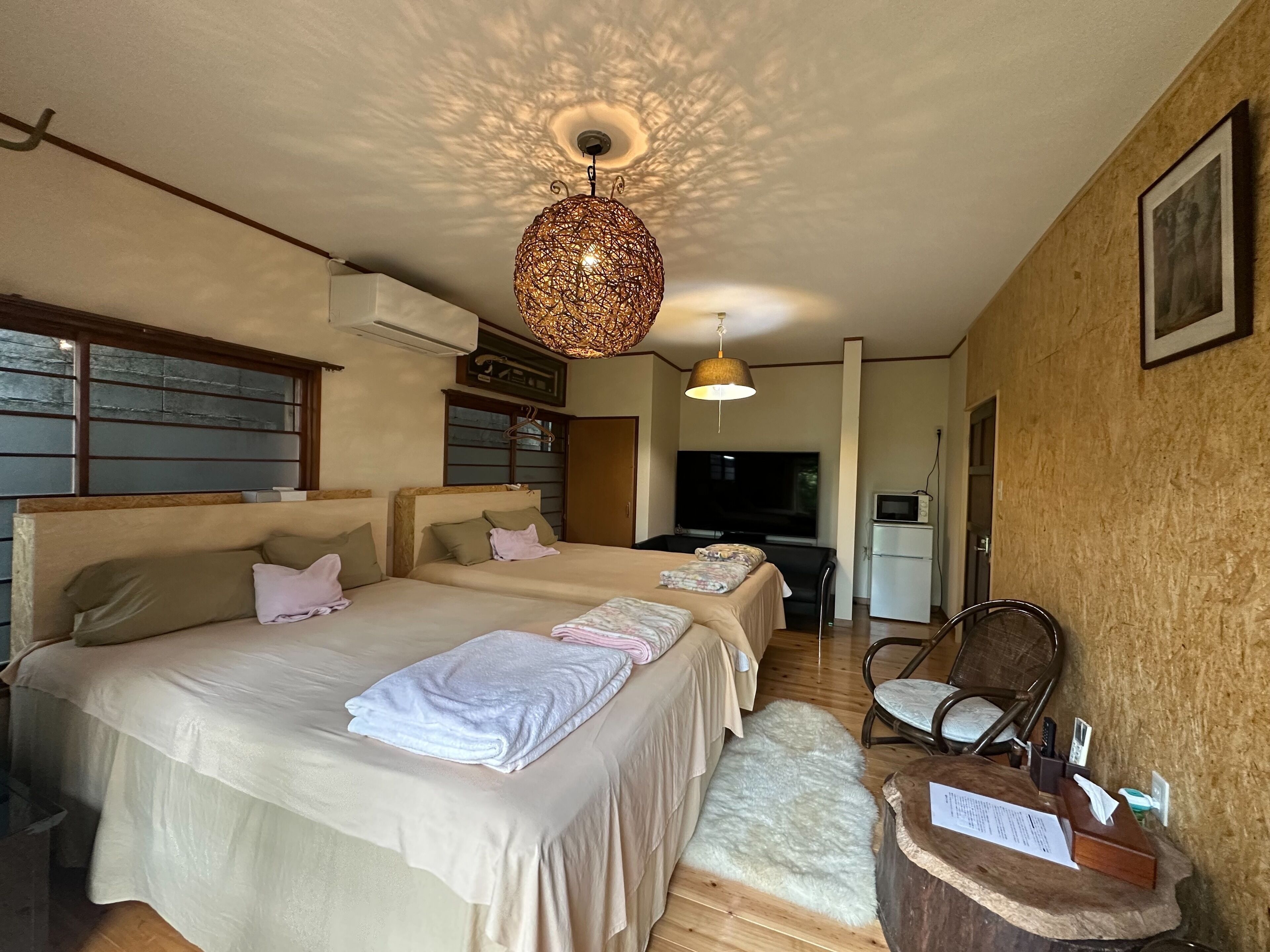 Quarto Twin Deluxe, 2 camas de casal, não fumadores | Edredões de penas, com decoração personalizada 