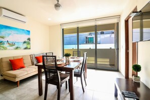 Apartamento | Sala de estar | TV de ecrã plano 