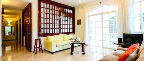 Apartamento | Área de estar | TV de tela plana