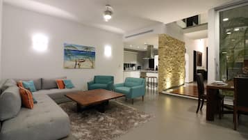 Vila | Área de estar | TV de tela plana 20 polegadas com canais a cabo, TV