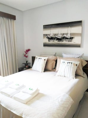 Apartamento Clássico, 1 cama queen-size | 1 quarto, cortinas/cortinados opacos, Wi-fi grátis 