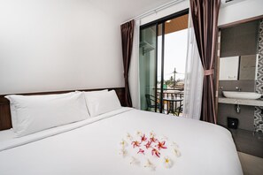 Secretária, cortinas/cortinados opacos, quartos insonorizados 