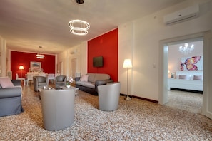 Apartamento | Sala | TV de ecrã plano