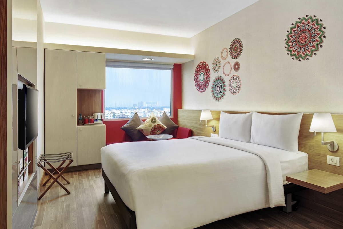 Roupa hipoalergénica, camas de colchão viscoelástico, cofre no quarto