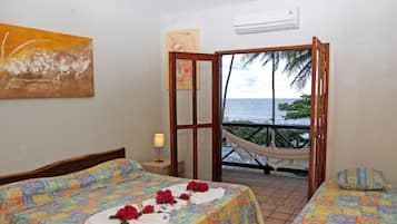 Quarto standard | Frigobar, escrivaninha, ferros/tábuas de passar roupa, Wi-Fi de cortesia