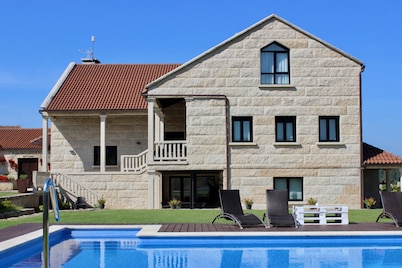 Enoturismo y Bodega Lagar de Costa