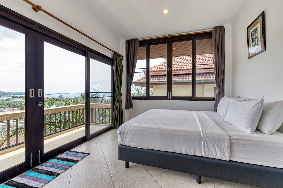2-Bedroom Villa with Sea View | Cofres nos quartos, cortinas blackout, ferros/tábuas de passar roupa