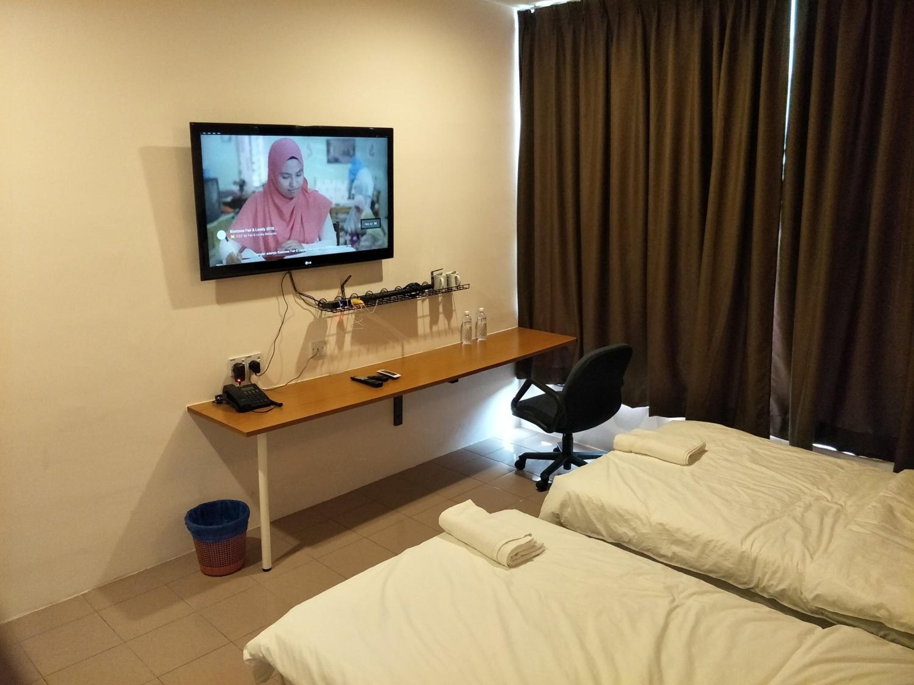 Secretária, ferro/tábua de engomar, Wi-fi grátis 