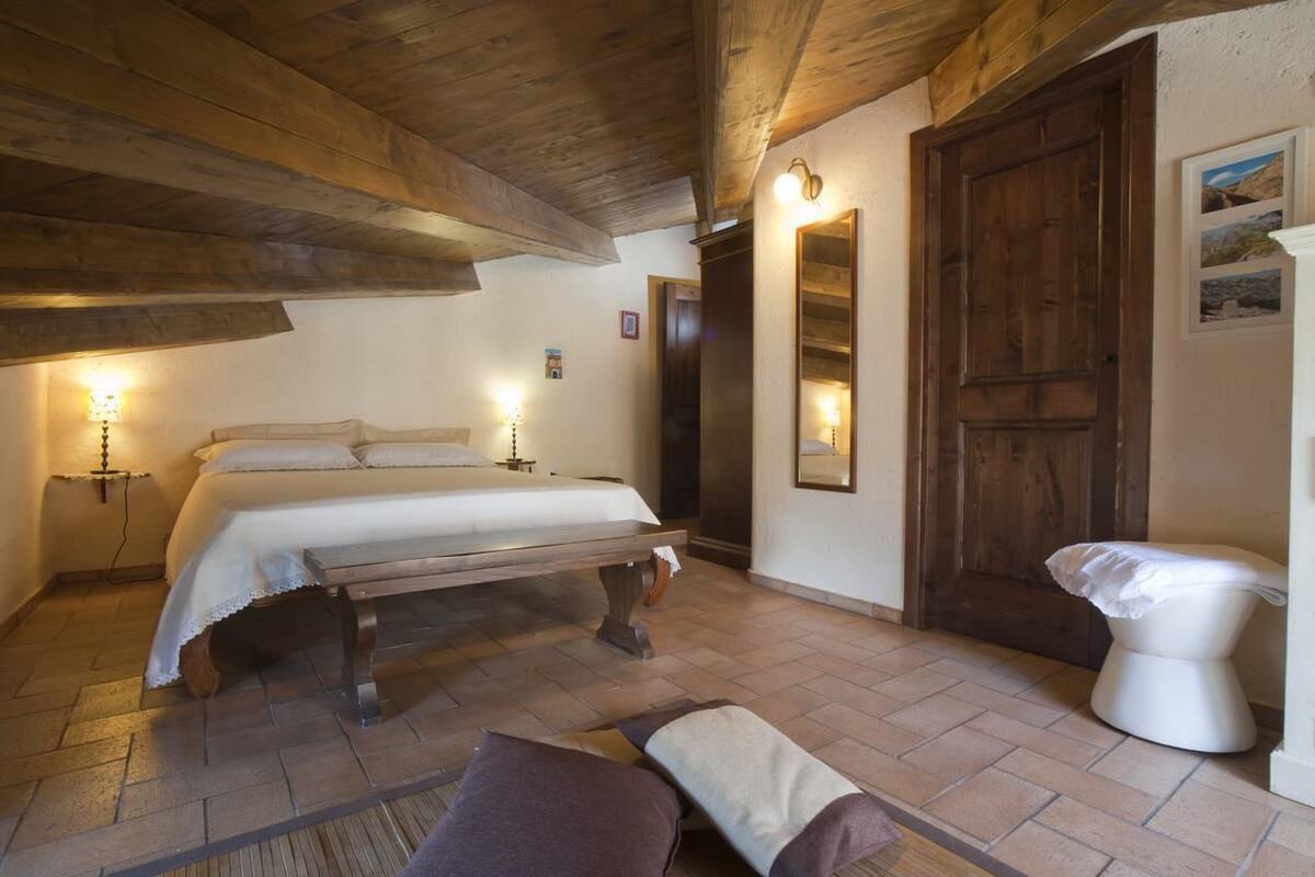 Quarto Triplo Básico, 1 quarto | Secretária, quartos insonorizados, ferro/tábua de engomar, Wi-fi grátis 