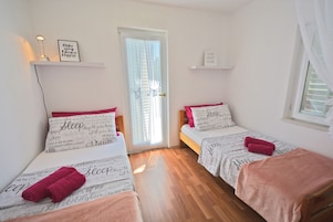 Apartamento superior | Ferros/tábuas de passar roupa, berços grátis, Wi-Fi de cortesia