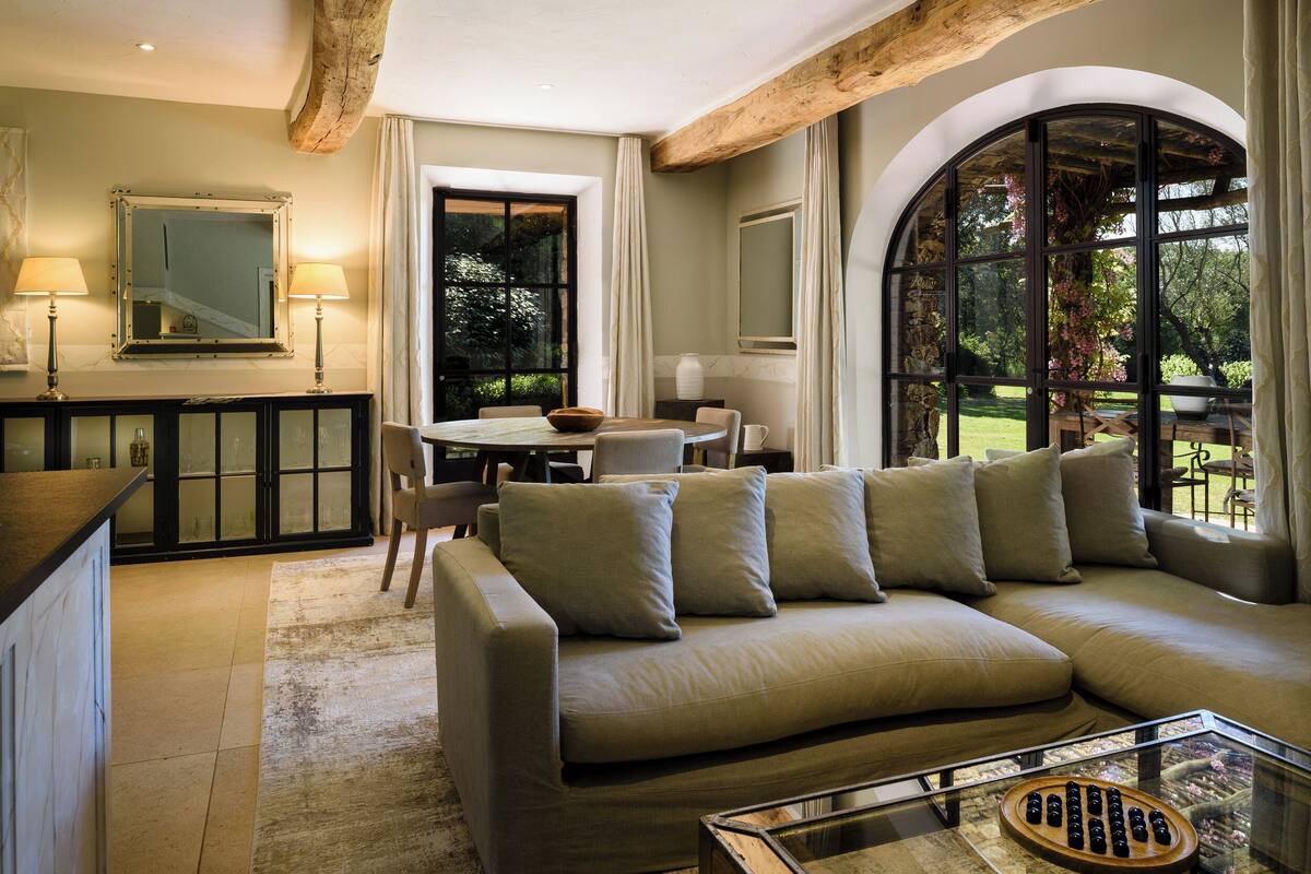 Suite Deluxe, vista para a piscina | Minibar, cortinas/cortinados opacos, quartos insonorizados 
