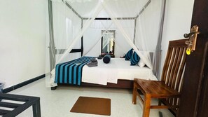 Quarto casal luxo | Escrivaninha, quartos à prova de som, ferros/tábuas de passar roupa