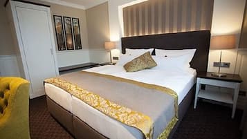 1 quarto, roupa de alta qualidade, minibar, secretária