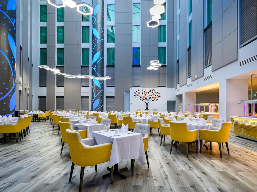 Pequenos-almoços servidos, cozinha local e internacional