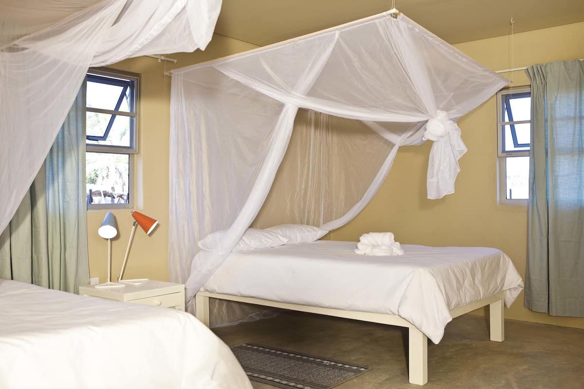 Quarto Duplo ou Twin Standard, várias camas | 1 quarto, ferro/tábua de engomar, roupa de cama fornecida