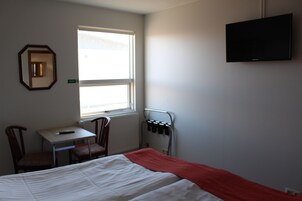 Quarto Duplo ou Twin, casa de banho privativa | Cortinas/cortinados opacos, ferro/tábua de engomar 