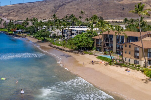 Maui steps from the beach! Remodeled, well appointed.*Hono Kai B9 ...