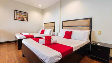 Quarto duplo luxo (Adults Only) | Escrivaninha, Wi-Fi de cortesia, roupa de cama