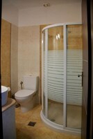 Estúdio | Banheiro | Chuveiro, produtos de toalete grátis, secador de cabelo 