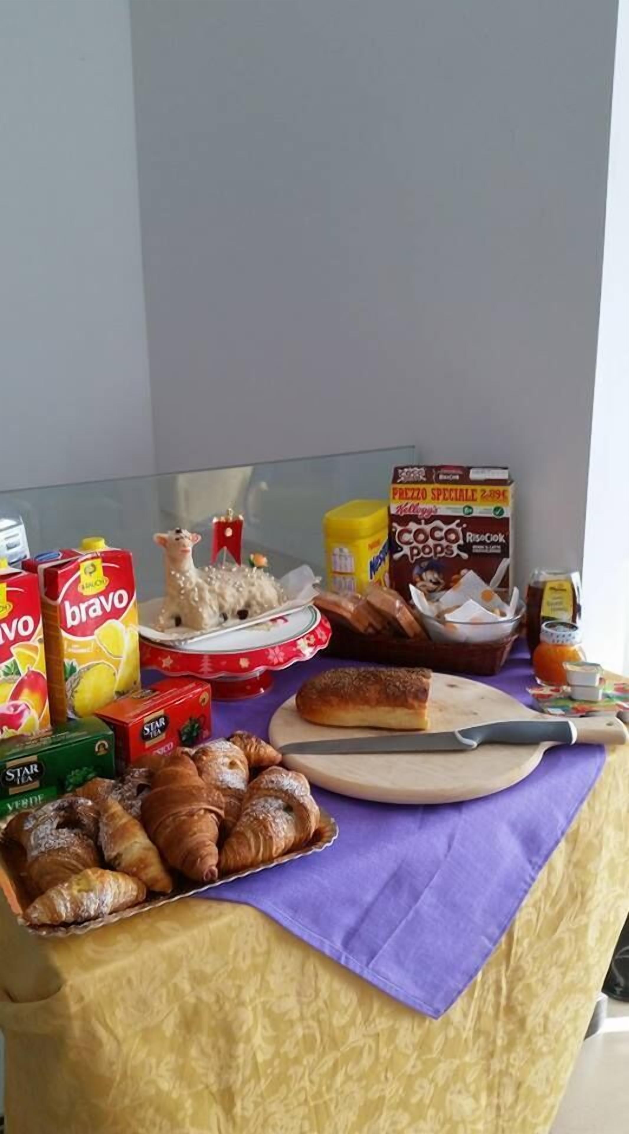 Café da manhã com buffet grátis todos os dias