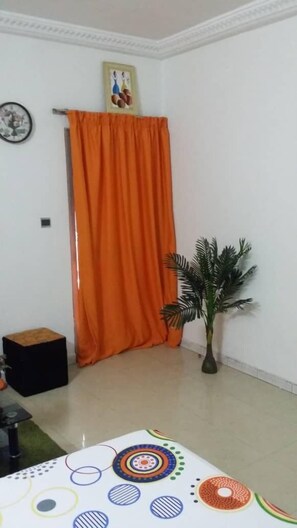 Wi-fi grátis, roupa de cama fornecida