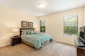 4 quartos, com decoração personalizada, com mobília individualizada 