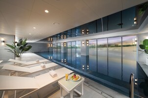 Suite Júnior (3F Indoor Pool Access for 2) | Piscina interior | Piscina interior, piscina exterior sazonal 