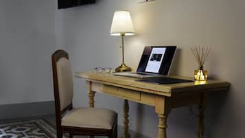 Quarto Duplo Standard | Secretária, quartos insonorizados, Wi-fi grátis