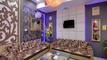 Área de estar no saguão