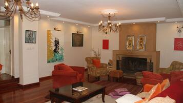 Área de estar no saguão