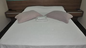 Suite Completa ( Max 2 pessoas ) | Frigobar, Wi-Fi de cortesia, roupa de cama