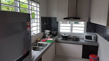 Casa família, várias camas, para não fumantes | Cozinha privada | Geladeira grande, micro-ondas, cooktop, chaleira elétrica