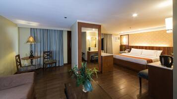 Suite Premier | Minibar, secretária, camas desdobráveis, Wi-fi grátis