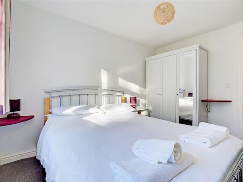 Apartment High Apartment In Looe - 5 Persons, 2 Bedrooms - Looe