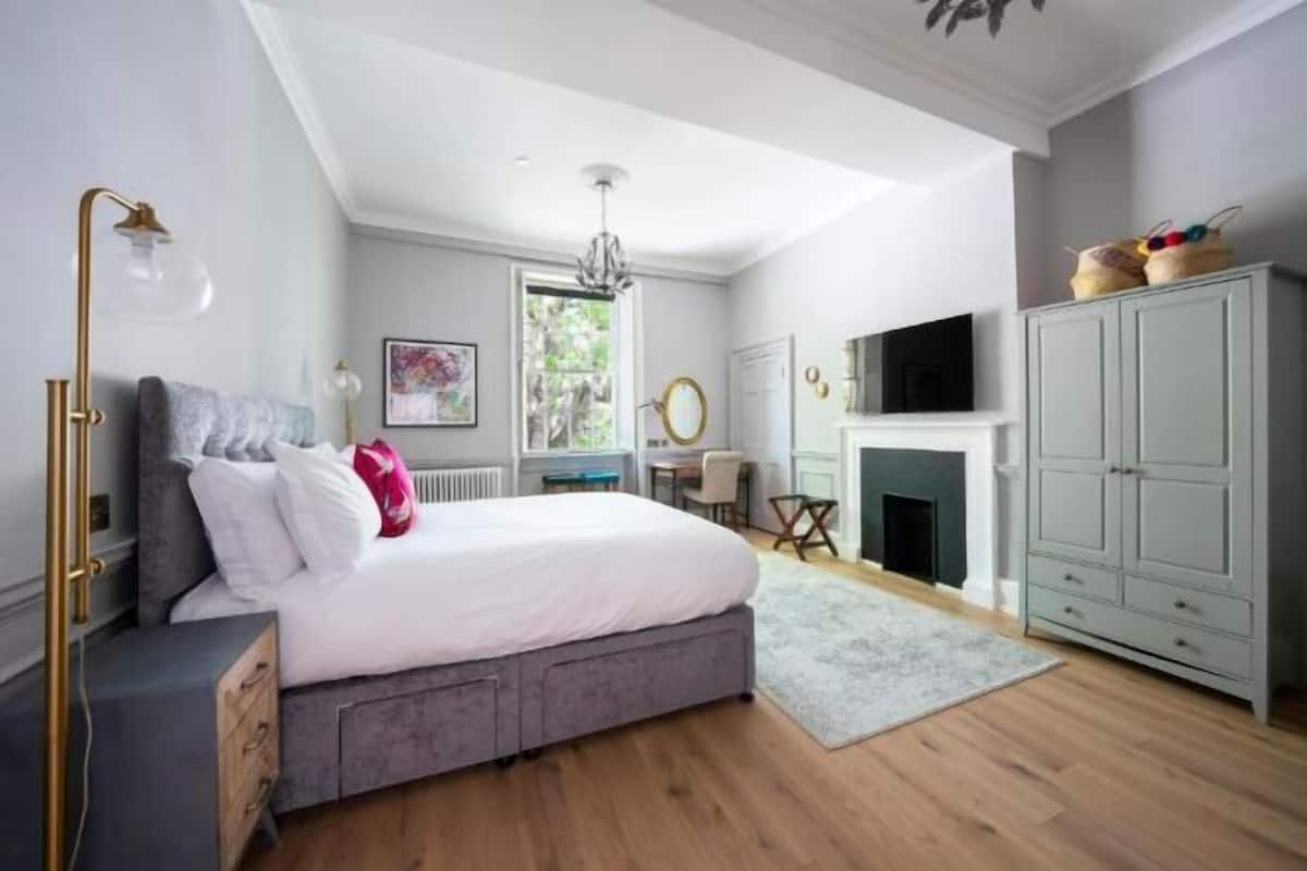 Roupa hipoalergénica, com decoração personalizada