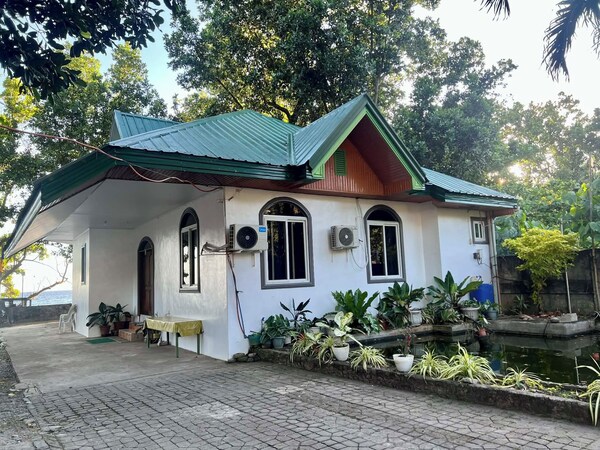 Seaside Travelers Inn By Camiguin Island Home - Camiguin