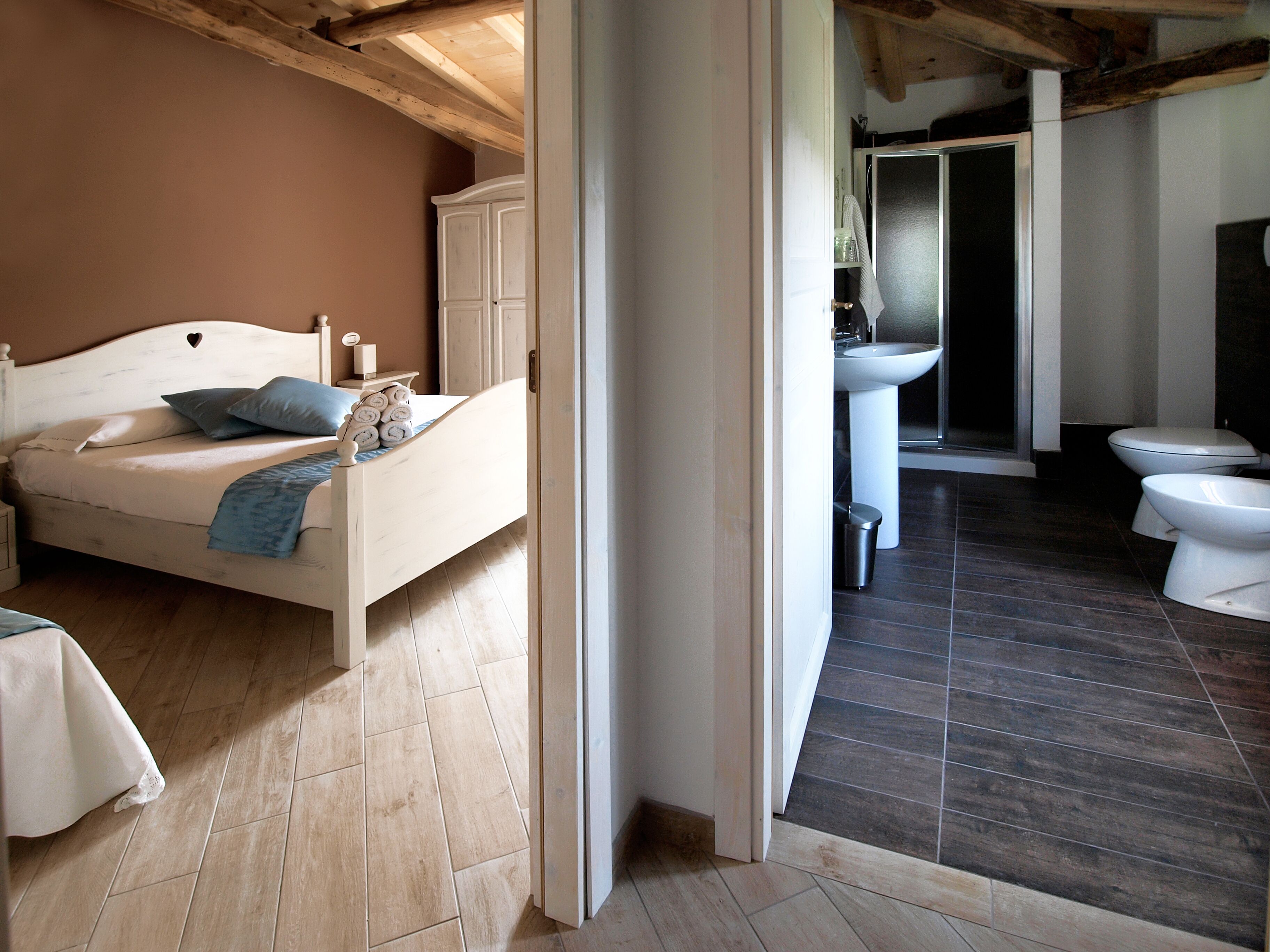 Cozy Rooms Inside A Renovated Farmhouse / Shared Pool - Lake Garda