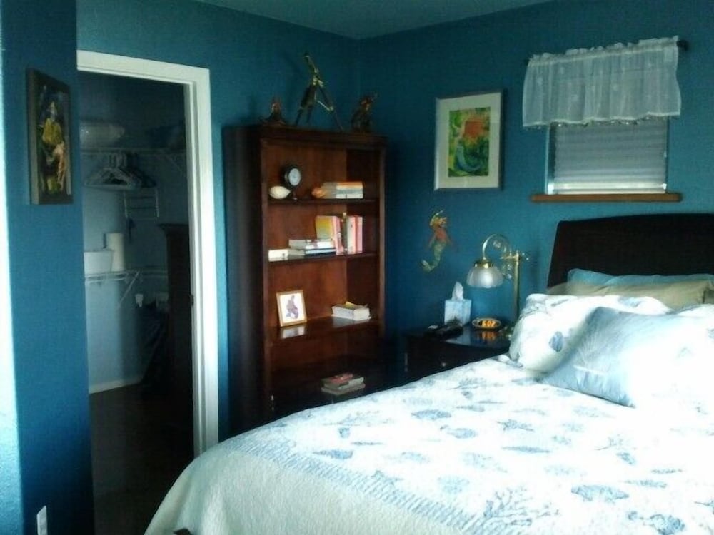 Awesome View Vacation Rentals: The Mermaid Lair - Kodiak, AK